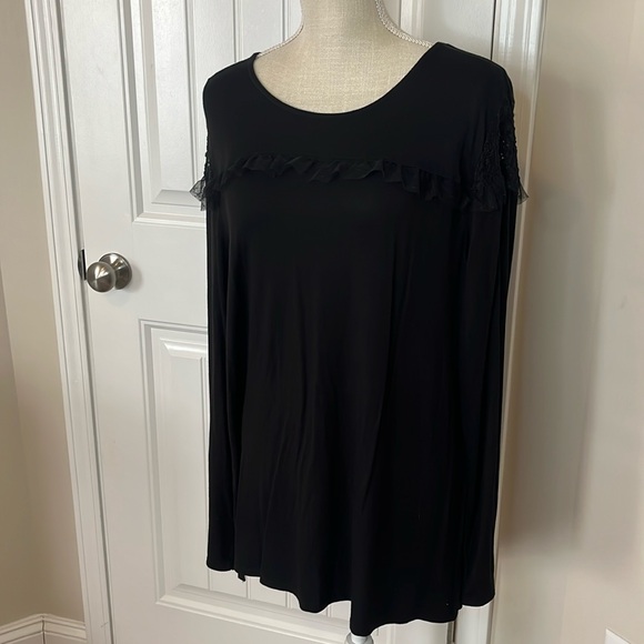 Kate & Mallory | Tops | Kate Mallory Long Sleeve Lace Detailed Tunic ...